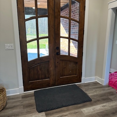 Chunky and Fluffy Crochet Round Rug, Handwoven Carpet With a Minimalist ...
