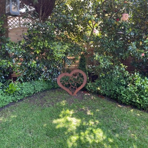 Decorative Garden Statue / Metal Heart / Garden Heart Feature / Lawn ...