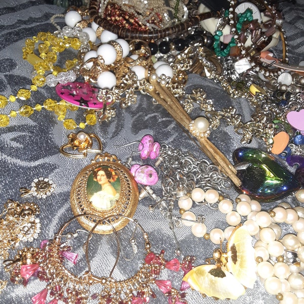 Set of 4 Imari Gohan Reds Rusts Yellows & Blues Oriental Design All ...