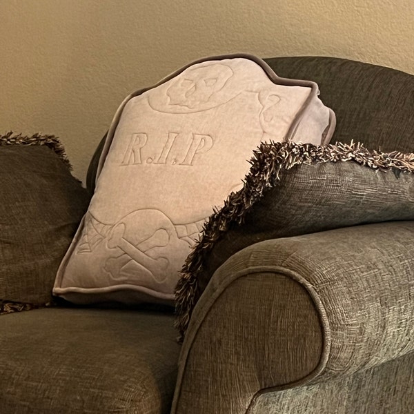 Tombstone Pillow PDF Sewing Pattern: RIP Quilted Gravestone - Etsy