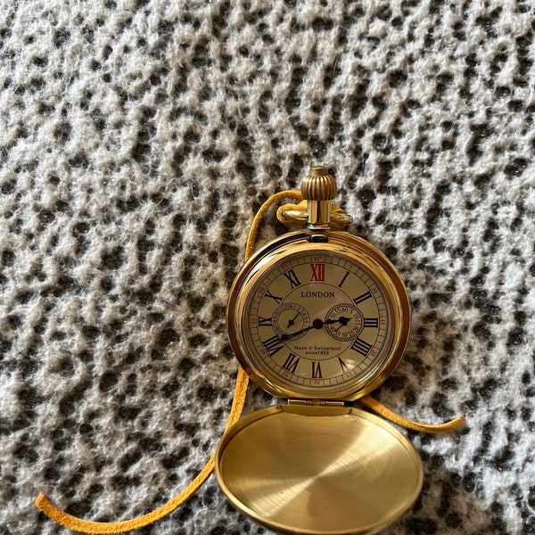 Heart Locket Necklace, Tiny Heart Photo Locket in Gold or Silver - Etsy