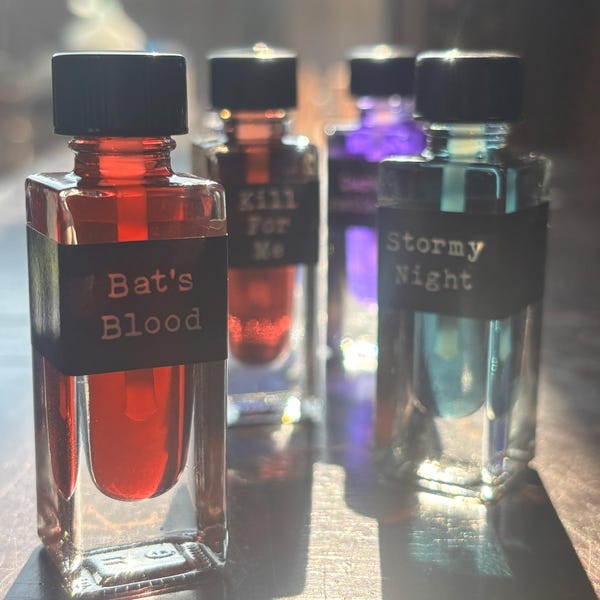 BAT'S BLOOD, Gothic Fragrance, Perfume Oil, Witchy Scents - Etsy