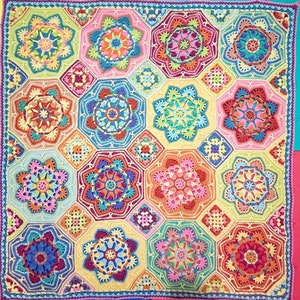 Magic Circles Scarf Pattern by Jane Crowfoot - Etsy