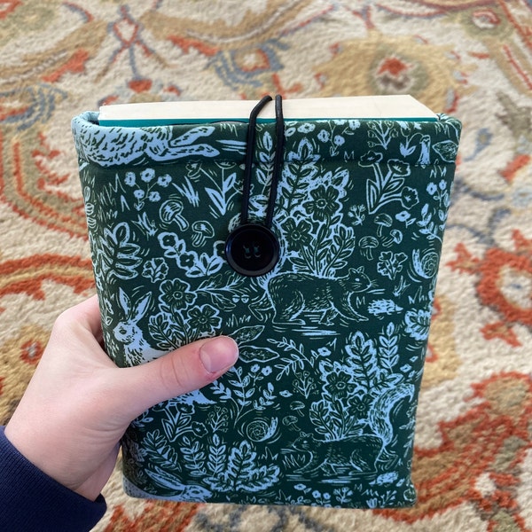 Rifle Paper Co Book Sleeve, Padded Book Sleeve, Wildwood Rabbit Green ...