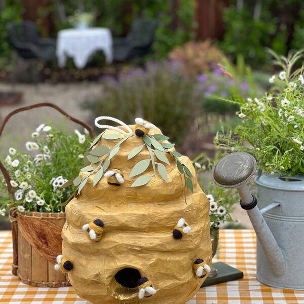 Golf Cart Piñata – Sporty, Customizable, Ideal for Golf-themed Parties ...