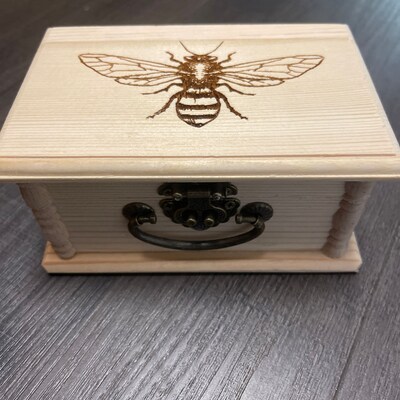 Honey Bee Latched Wooden Box : Free Engraved Personalization - Etsy