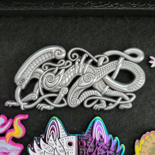 Knotwork Xenomorph 3D Metal Pin - Alien Monster Celtic Viking Gripping ...