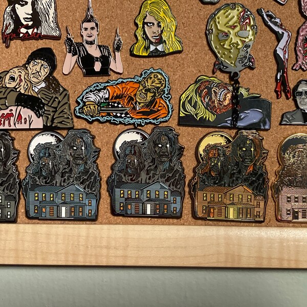 Pennywise Enamel Horror Pin - Etsy