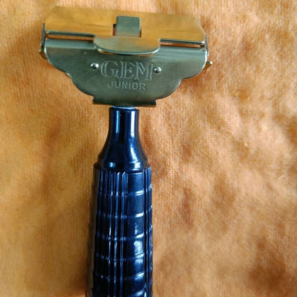 Early 1900s C.V. Heljestrand Single Edge Wedge Blade Vintage Razor Set ...