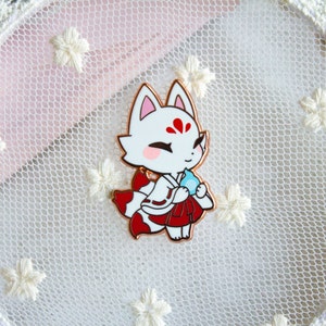 Fauna Enamel Pin - Etsy