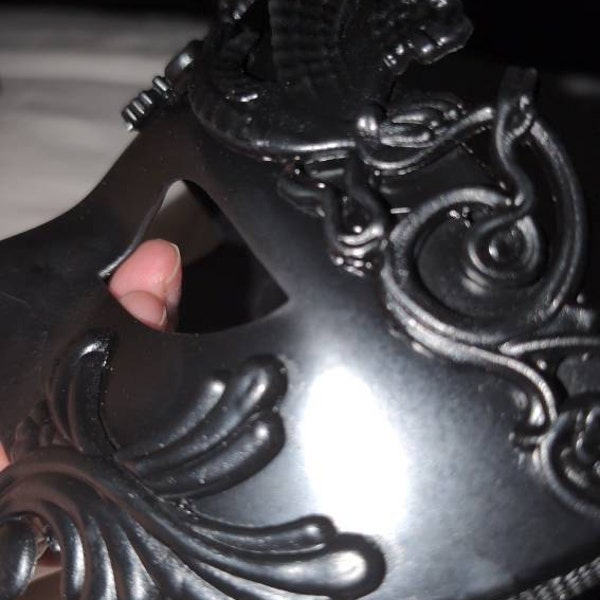 Black Bird Curved Beak Long Nose Skull Face Mask Top Feather Halloween ...