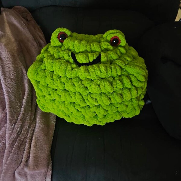 Ted the Thick Toad, Free NO-SEW Crochet Amigurumi PDF Pattern, Small ...