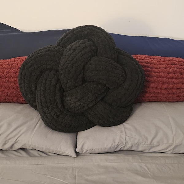 Knot Pillow Pattern • Beginner DIY Video Tutorial + PDF • Finger Knit ...
