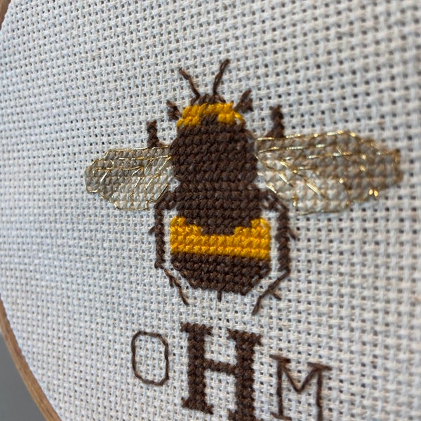 Bee Cross Stitch Pattern, Bee Embroidery, Mini Cross Stitch, Sewing ...