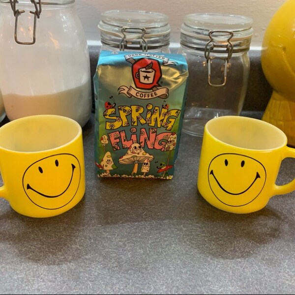 Vintage Set of Seven Mugs With Rainbow Design Rainbow Coffee Tea Mugs ...