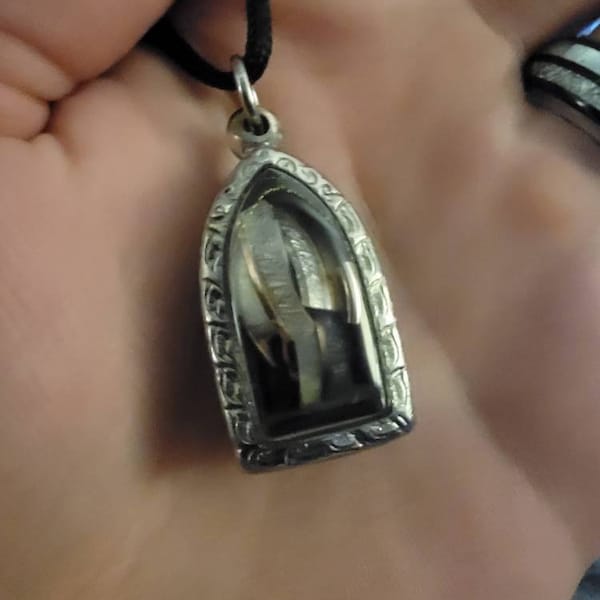 Shadow Box Pendants, Terrarium, Engraved Necklace Trays, Clear Locket ...