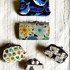 Japanese Traditional Pattern, Metal Frame Shoulder Bag, Beige, Kiss ...