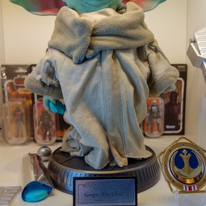 Grogu baby Yoda Space Macarons With Cookie Sleeve Magnetic Resin Cast ...