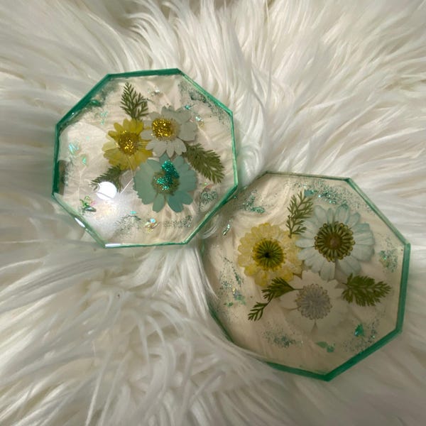 Desktop Clock| Pressed Flowers Preserved Clock| Epoxy Resin Night Lamp ...