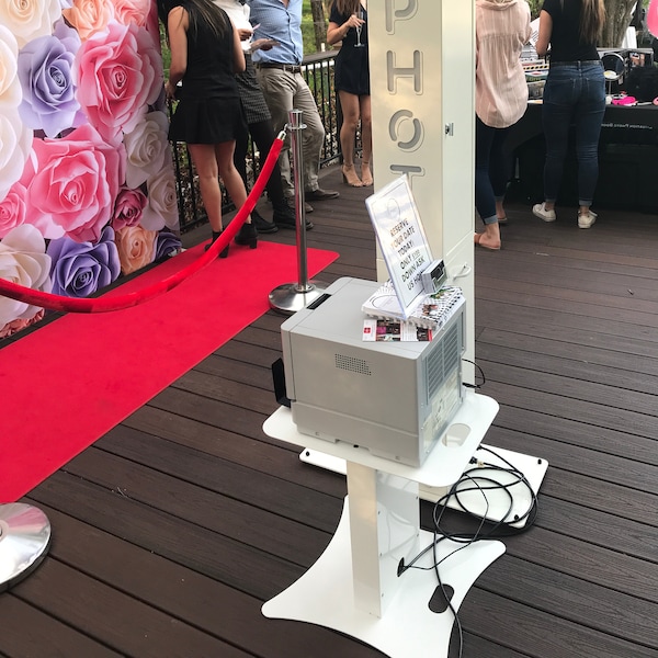 Roaming Photo Booth | iPad Photo Booth | Ring Roamer Photo Booth - Etsy