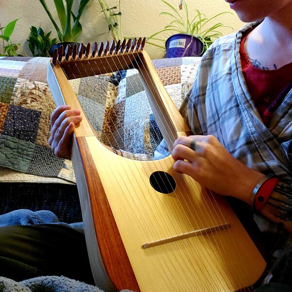 7 String Pentatonic Lyre Turkish Walnut - Etsy