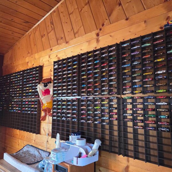 1:64 Toy Car Wall Shelf, Hotwheels, Matchbox Compatible Display Case ...