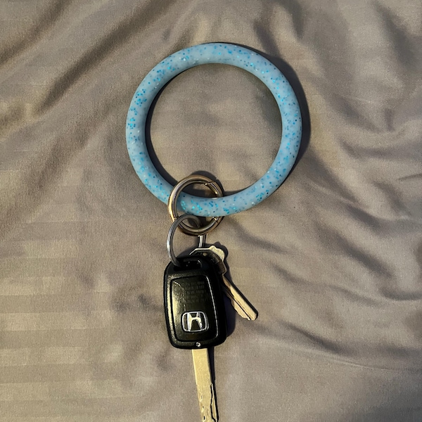 Silicone Wristlet Keychain: Fashionable Keychain Wristlet, Hands Free ...