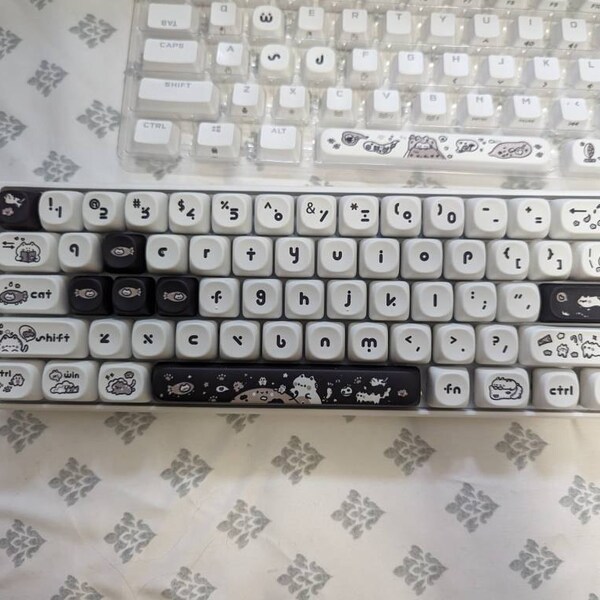 Happy Kitten Keycap Set, MOA Profile, Cute Art, PBT, Cherry MX Stem ...