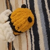 Hand Knit Bee Video Tutorial (LARGE), BEGINNER, Learn How to Finger ...