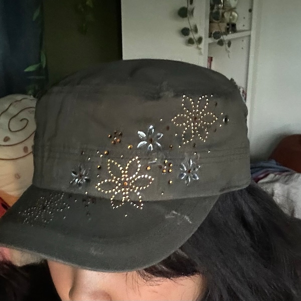 Ililily Crystal Cadet Cap Gemstone Stud Short Brimmed Vintage Cotton ...