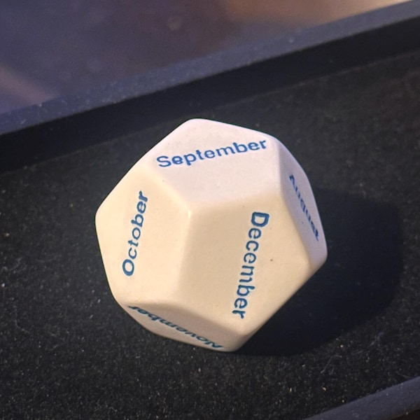 28mm D12 Month Dice | White Blue Twelve Sided Calendar Tracker | RPG ...