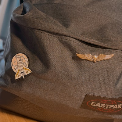 The Last of Us Part 2 Ellie Backpack Pin Badge Set Ellie Welcome to ...