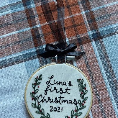 Embroidered Hoop Keychain, Hand Embroidered, Mini Wooden Hoop, Black ...