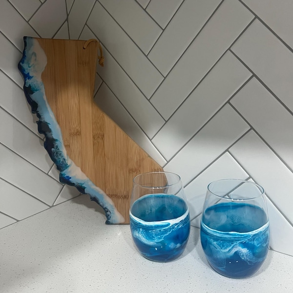Handcrafted Ocean-inspired Wine Glasses With Resin Waves – Coastal ...