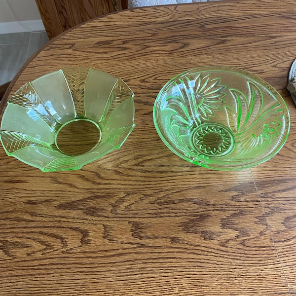 Davidson 1899 Uranium Pearline Glass Plate Bowl: Lords & Ladies Pattern ...