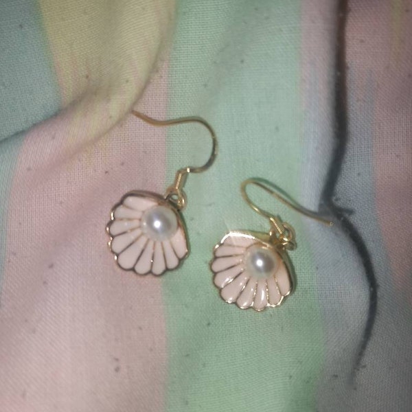 Clam Shell Earrings Ocean Inspired Jewellery Beachy Vibes Pearl ...