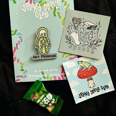 EYEBALL DUCK STICKER Halloween Rubber Ducky Sticker, Spooky Cute Animal ...