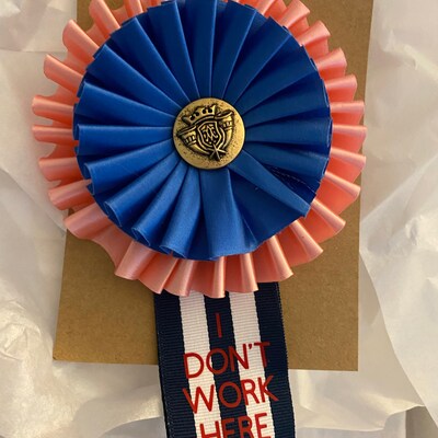 I Dont Work Here Visitor Ribbon Cockade Badges - Etsy