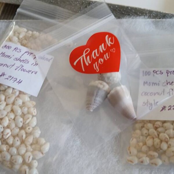 26 Shell Lei of Niiahu Pupu Momi & Kahelelani Crown Flowers Style Shell ...