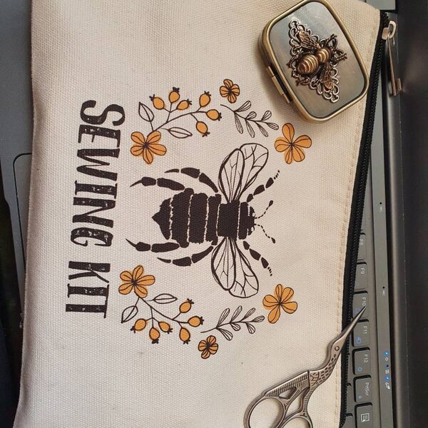Personalized Makeup Bag, Bee Makeup Bag, Honey Bee Makeup Bag, Bridal ...