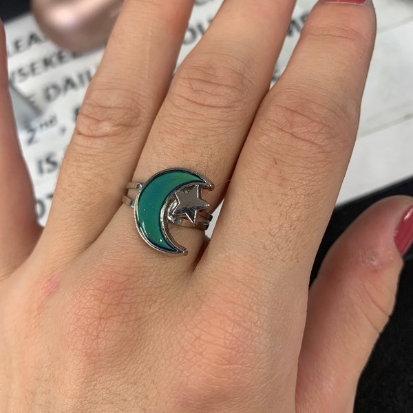 90s Crescent Moon Mood Ring - Etsy