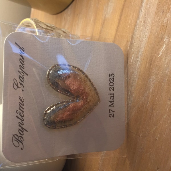 Broche coeur message personnalisé. Cadeaux d'invités pour mariage ...