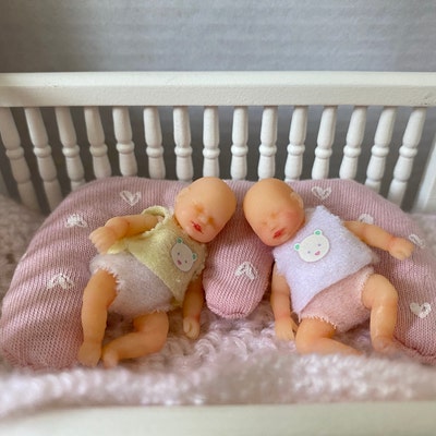 Dolls House 1/12th Scale Miniature Baby With Moving Head and Limbs New ...