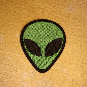 Alien Head Iron-on Patch, Extraterrestrial Alien Badge, Sew on Patch ...