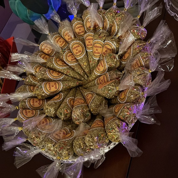 Desi Wedding Favors / Sonf Cones / Fennel Cones / Mehndi Favors (set of ...