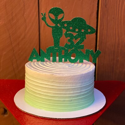 Custom Alien Cake Topper, Alien Themed Party Decorations, Space Party ...