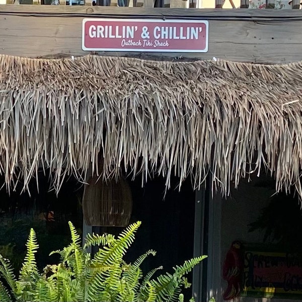 Grillin' & Chillin' Sign, Personalized Family Name Beach House Kitchen ...