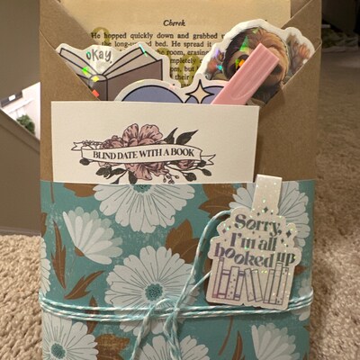 Blind Date With a used Book W/ Stickers, Magnetic Bookmark, Bookmark ...