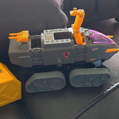 Vintage Lion Dresser Box. Round Faux Wood Box With 3D Lion Images on ...