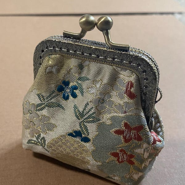 Japanese Cherry Blossoms Floral Design Coin Purse Wallet With Kiss ...